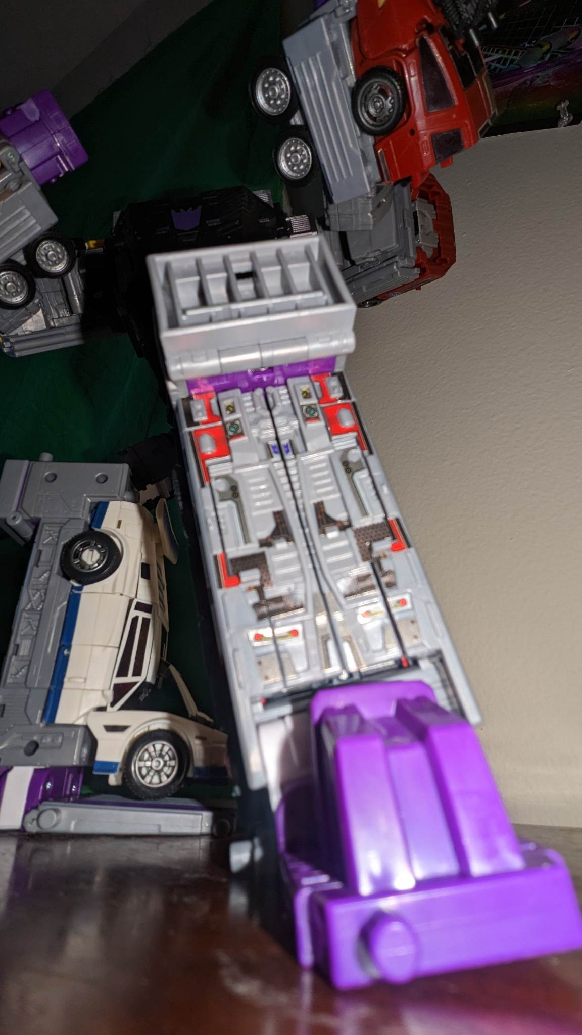 Menasor Left Leg — Postimages