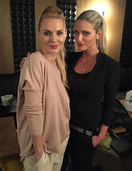 Dsc8 sister — Postimages