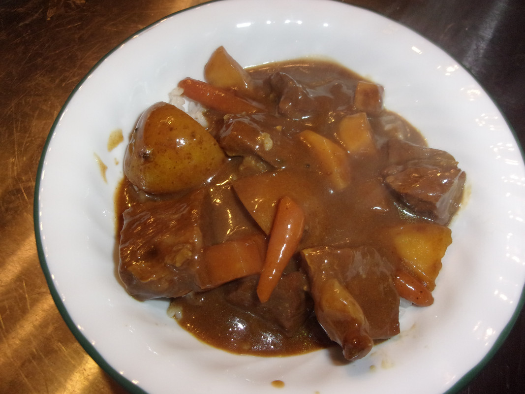 plated curry beef stew — Postimages