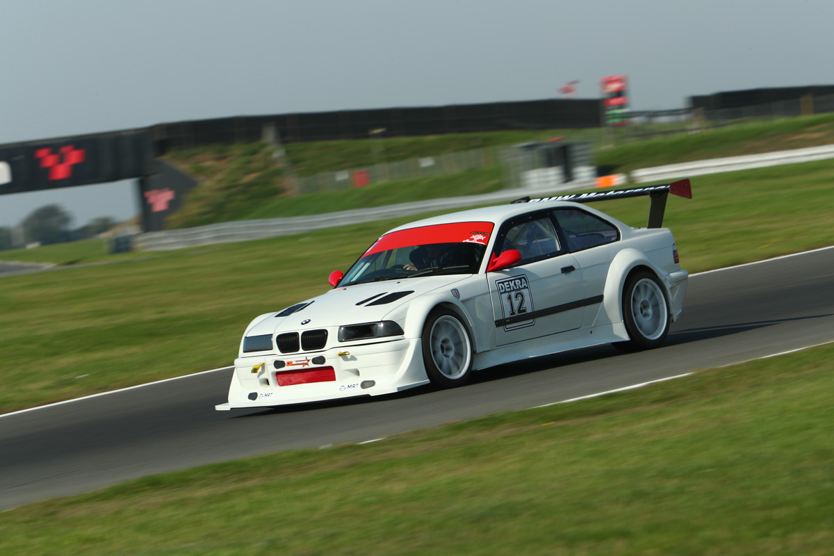 383 DF3 C9 E7 AB 40 E9 9 B8 D 9 A1 A3 FC251 FF — Postimages