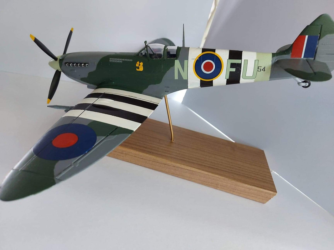 Revell Spitfire MkiX MH454 FU-N 1/32 - Ready for Inspection - Aircraft ...
