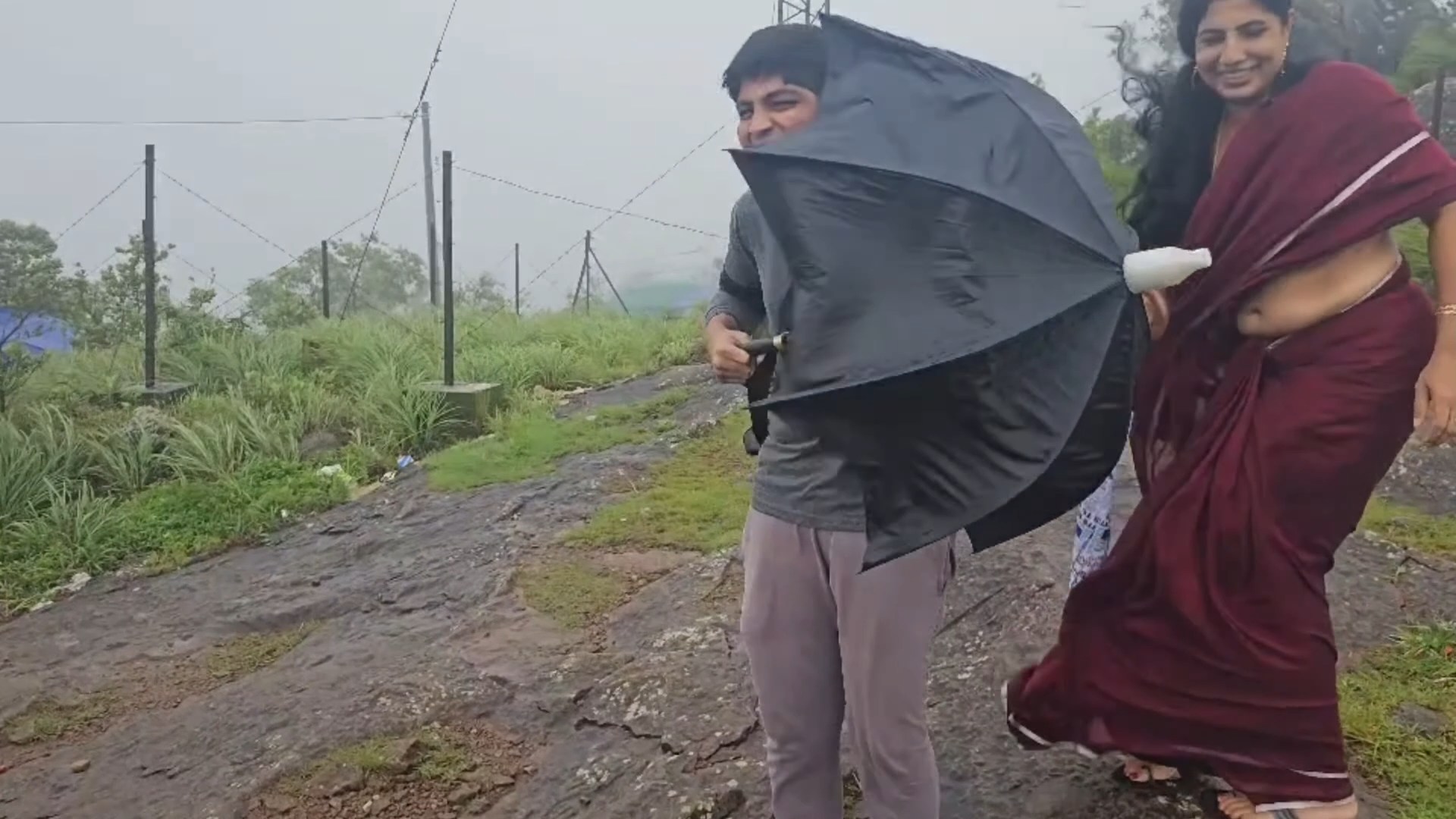 Seema Vlogger Sexy Big Deep Open Navel slips in Maroon Saree mp4 snapshot 00 11 595 — Postimages