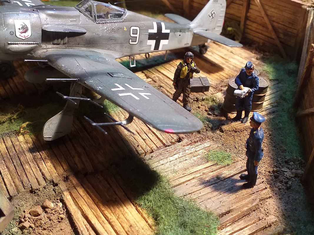 FW 190 ready for a mission... - Ready For Inspection - Dioramas ...