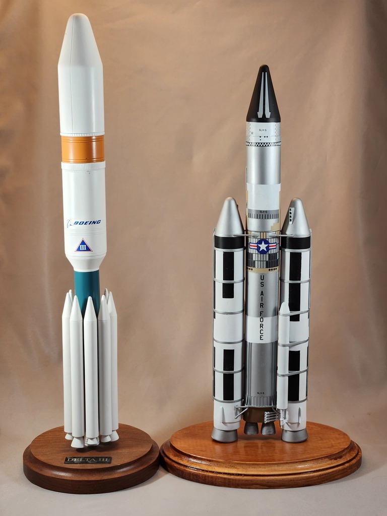 MPC 1/100 Titan IIIC -- Finished - Page 2 - Above the Karman Line GB ...