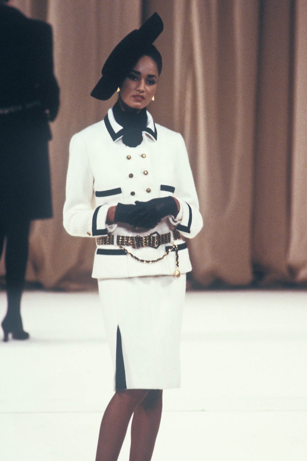 Fashion Classic: CHANEL Haute Couture Fall/Winter 1988 | Lipstick Alley