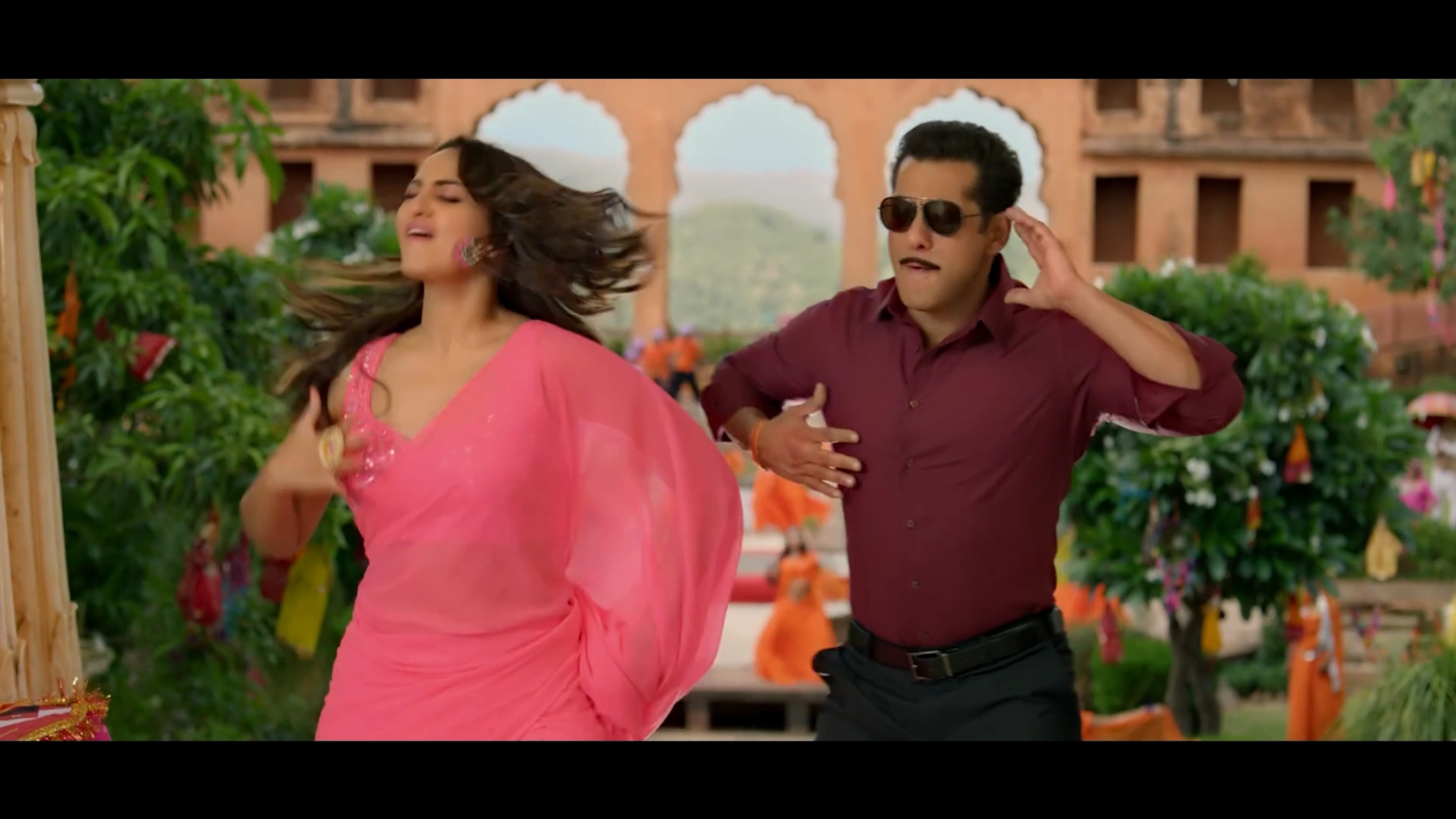 Yu Karke 4k Sona mp4 snapshot 00 51 [2020 11 16 15 15 18] — Postimages