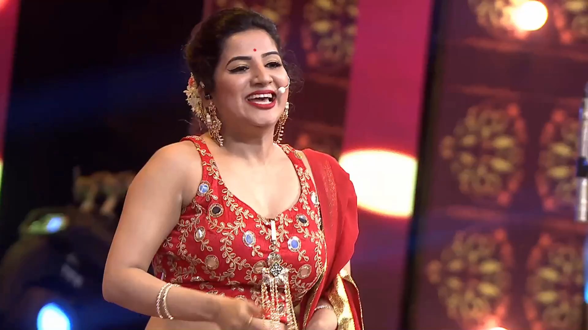 Kannada TV Anchor Anushree Big Deep Open Navel Show mp4 snapshot 01 42 ...