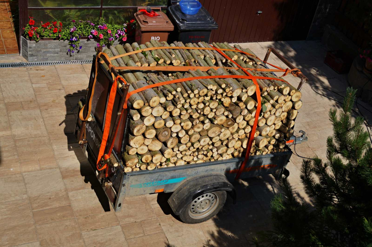 Dva metry dřeva 35 cm — Postimages