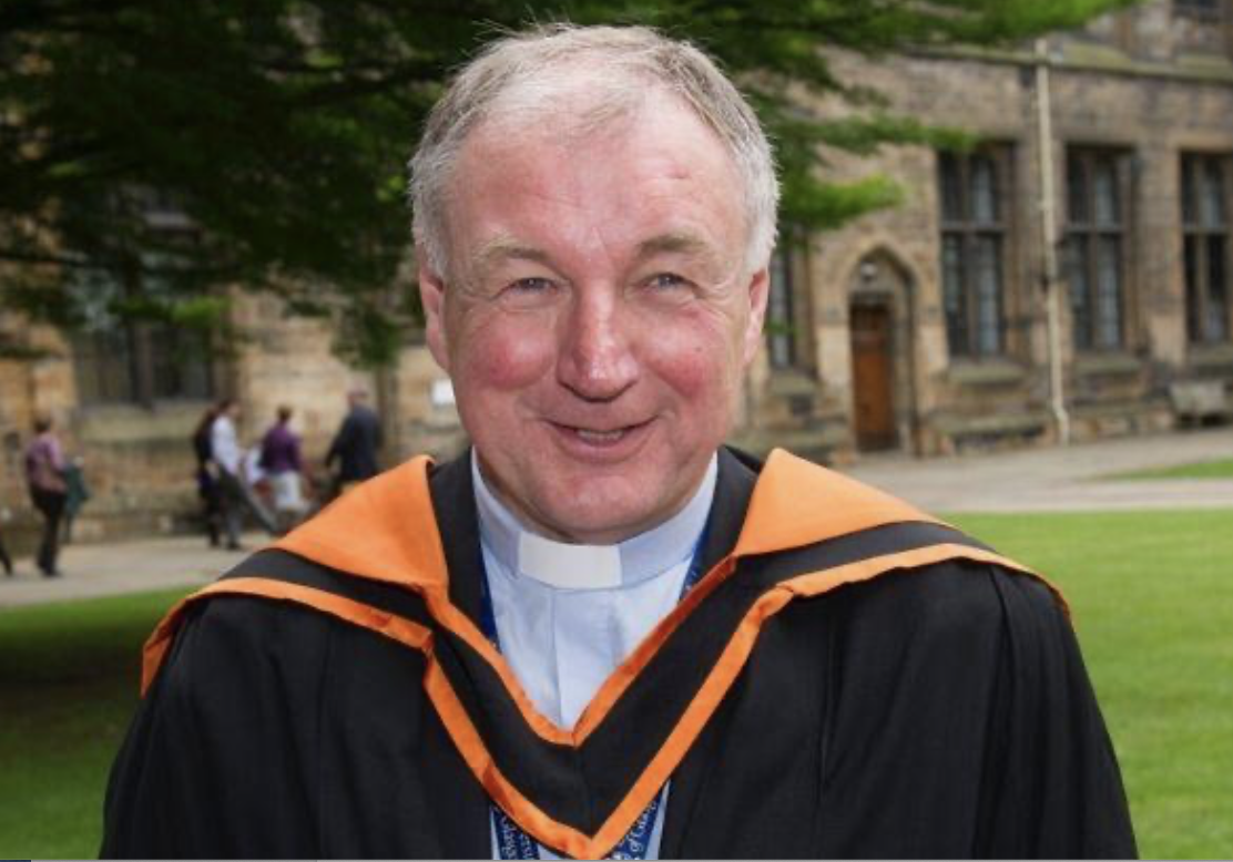 Article - The passing of the Reverend Stuart MacQuarrie | FollowFollow.com