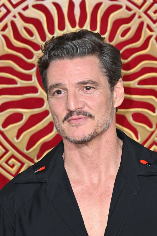 Pedro Pascal 182 — Postimages
