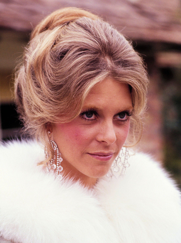 lindsay wagner c64 — Postimages