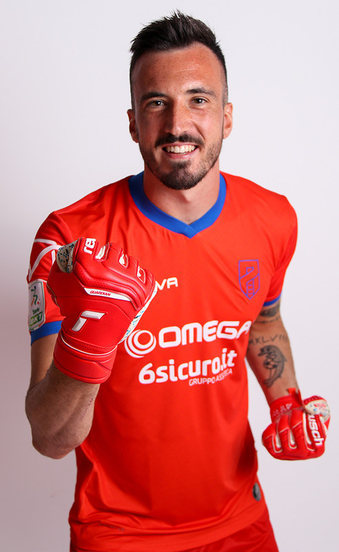 F2253565 E7 A4 45 F7 AB03 0 EC71 D0 F7 DBB — Postimages