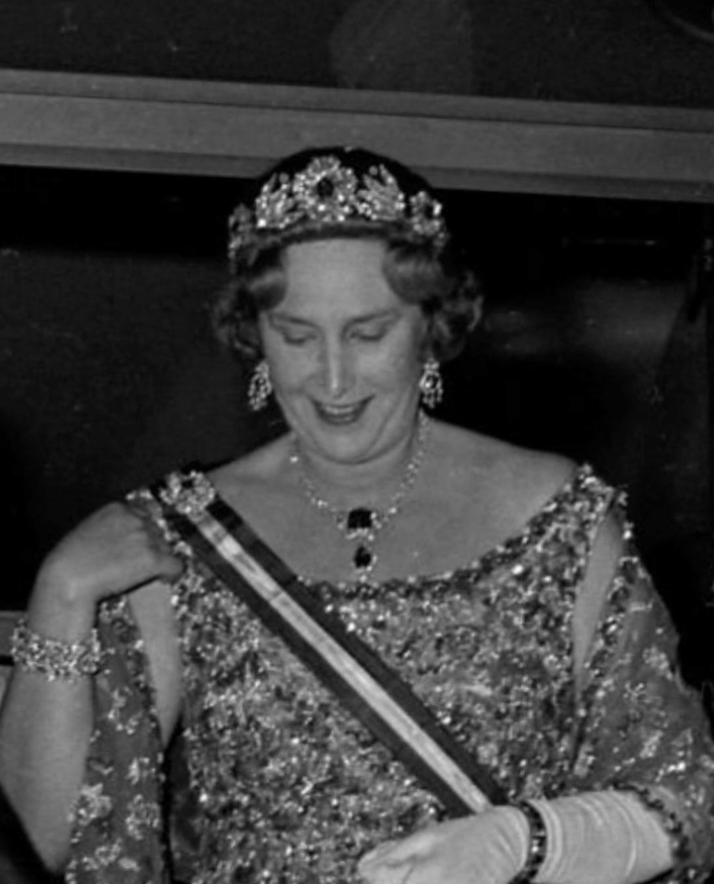 32976511 (1) — Postimages