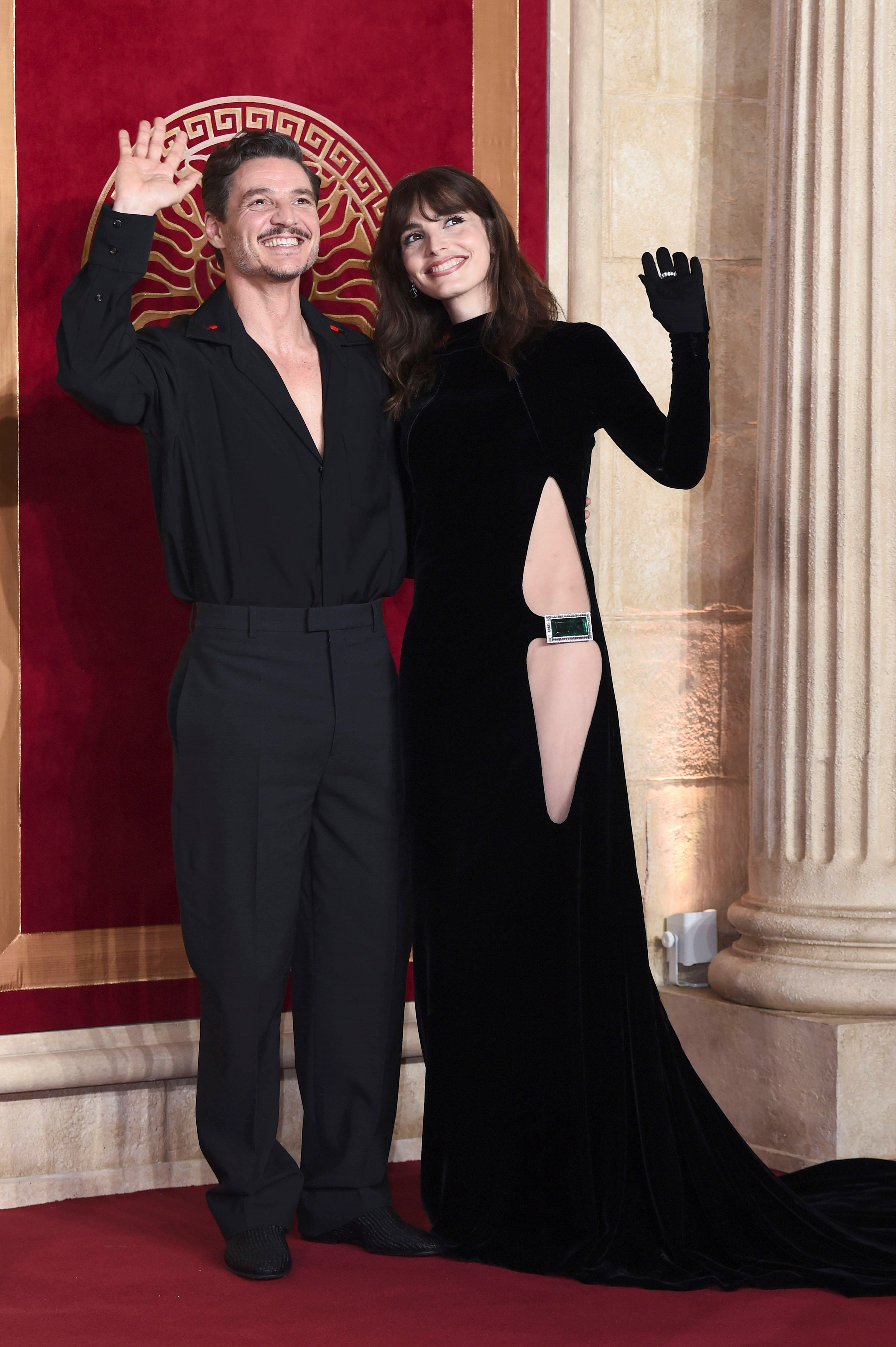 Pedro Pascal 128 — Postimages