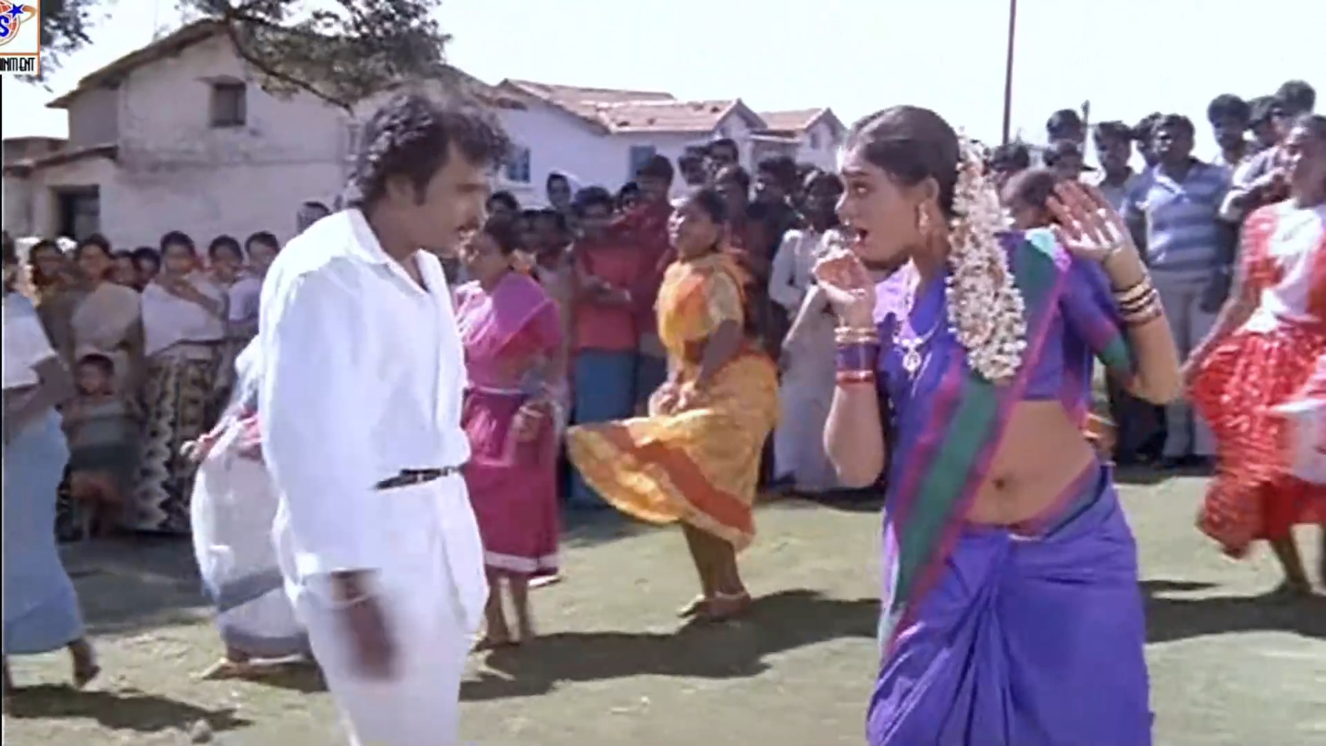 Navel Queen Shobana Big Wide Deep Navel Scenes from Siva Movie mkv ...