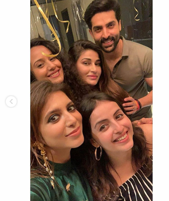 7079260 D 7 D77 4 A72 A24 D 8762953 BA42 B — Postimages