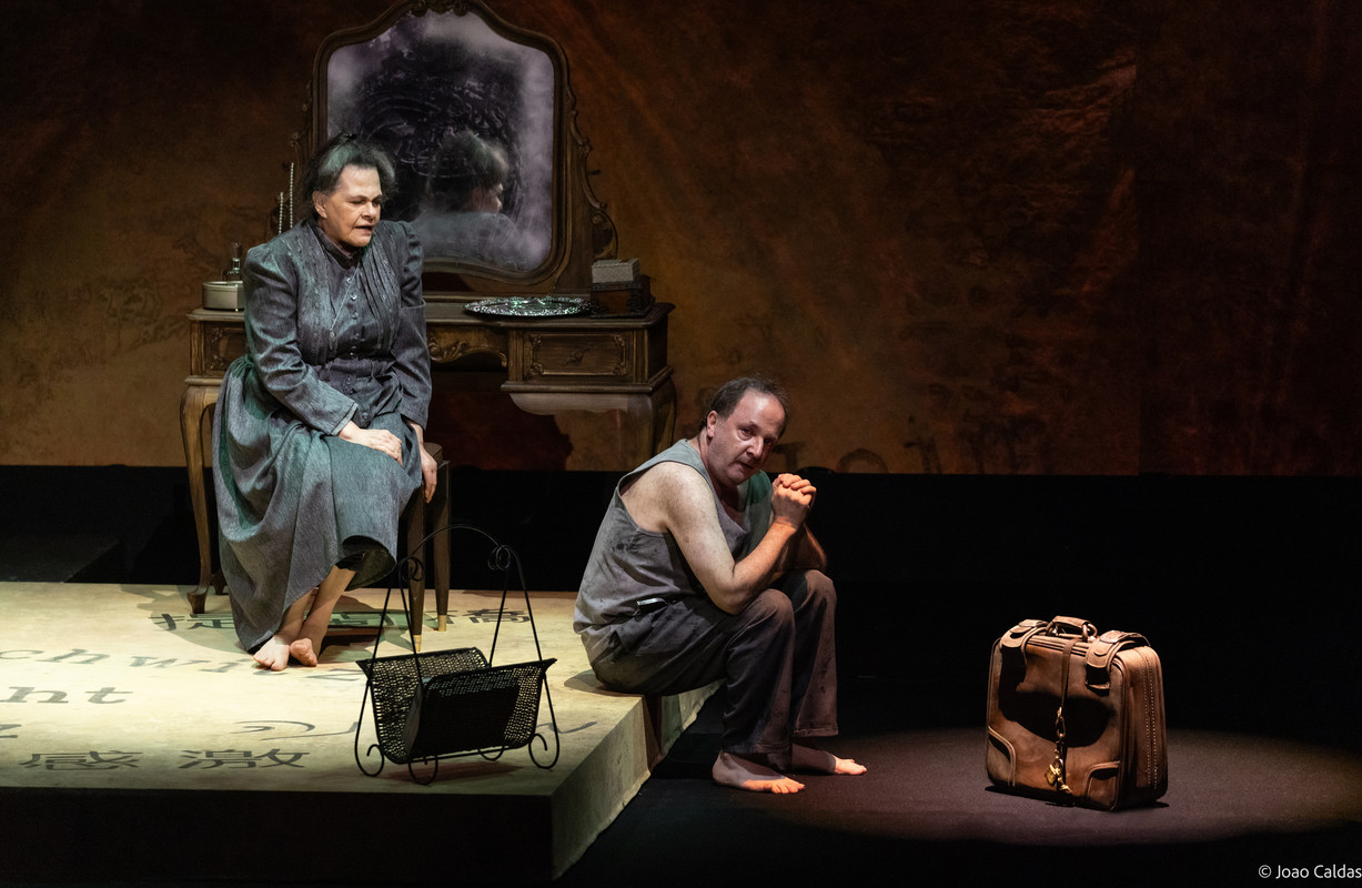 JC240414 99640press — Postimages