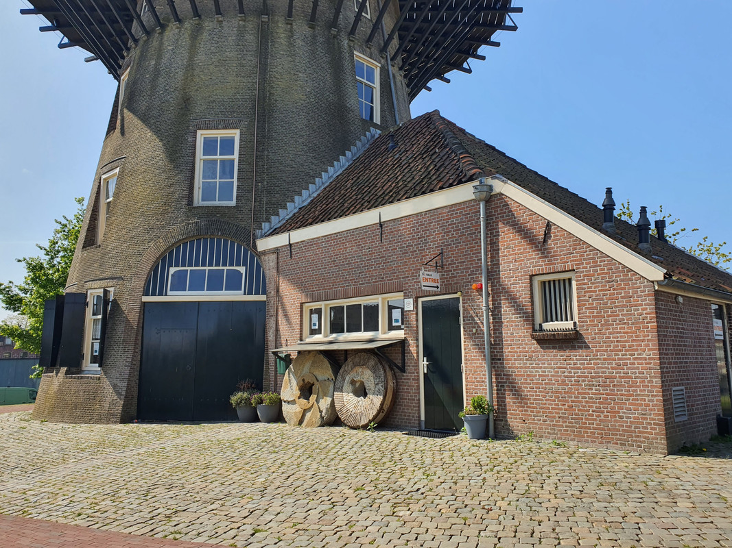 Pieter Zuijkerbuijk, De Valk 06 Leiden 08 05 2020 — Postimages