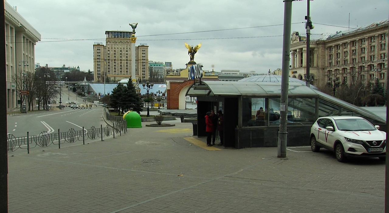 KIEV 2 0070 11089 H 4937 20220307 140857 — Postimages