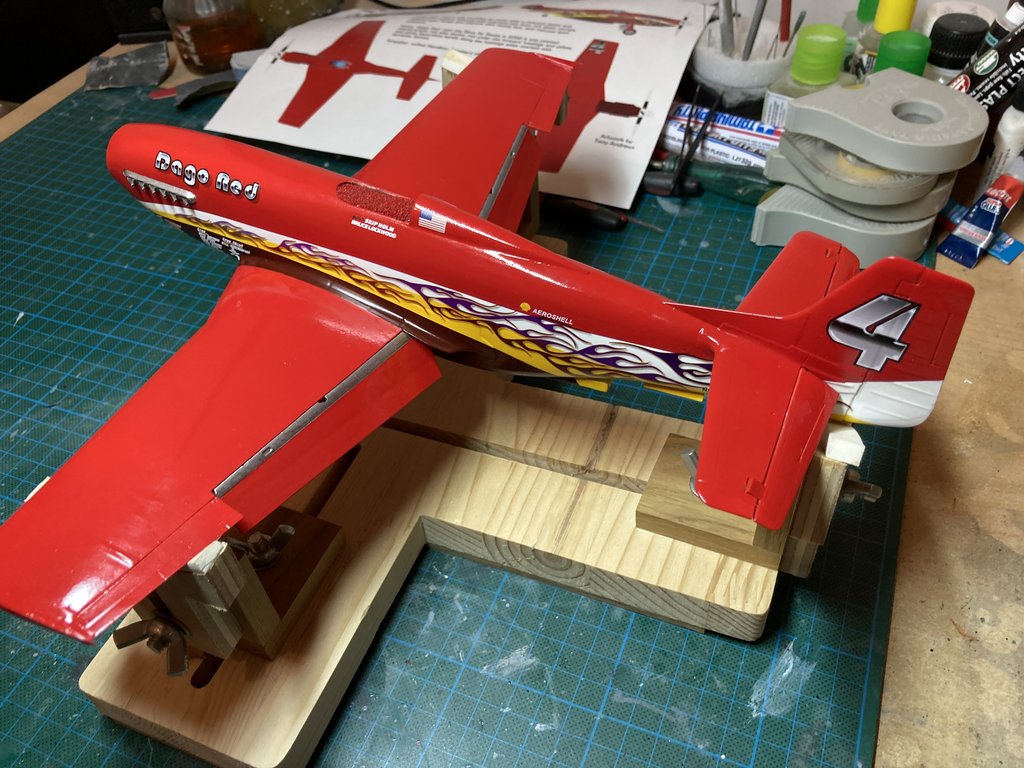 P-51 Racer conversion (Dago Red - Revell 1/32) and refurbishing (Strega - Heritage Aviation ...