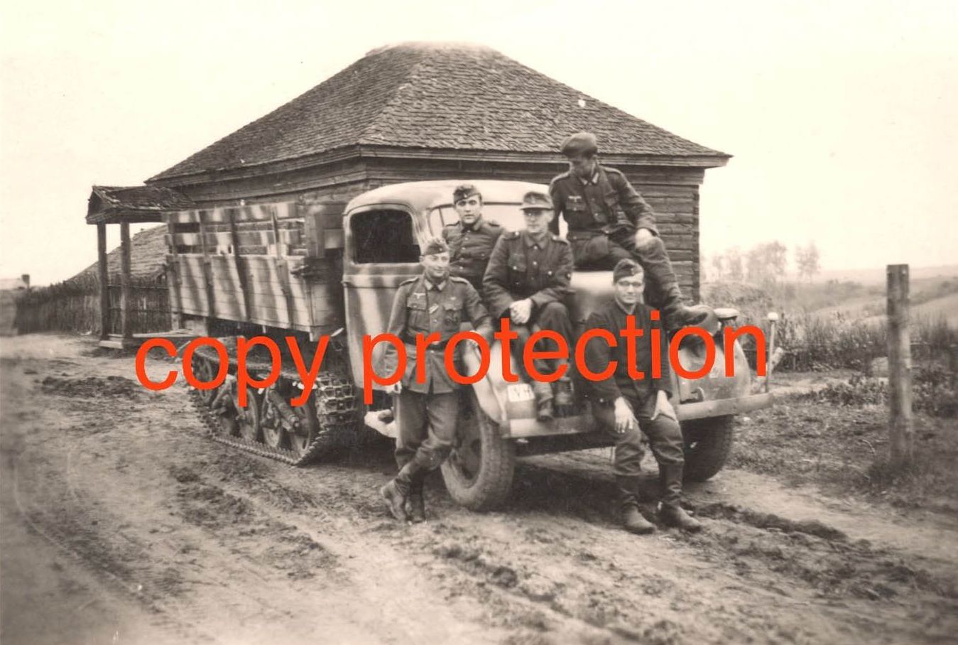 Ford V3000 Maultier camouflaged, 1943 — Postimages