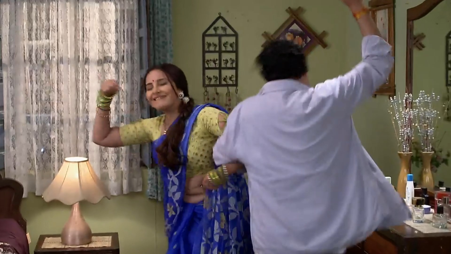 Geetanjali Misha Very Sexy Big Deep Wide Navel Hole in Saree mp4 ...