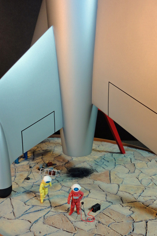 Masterpiece Models 1/48 Scale Luna Spaceship Diorama From the Movie ...