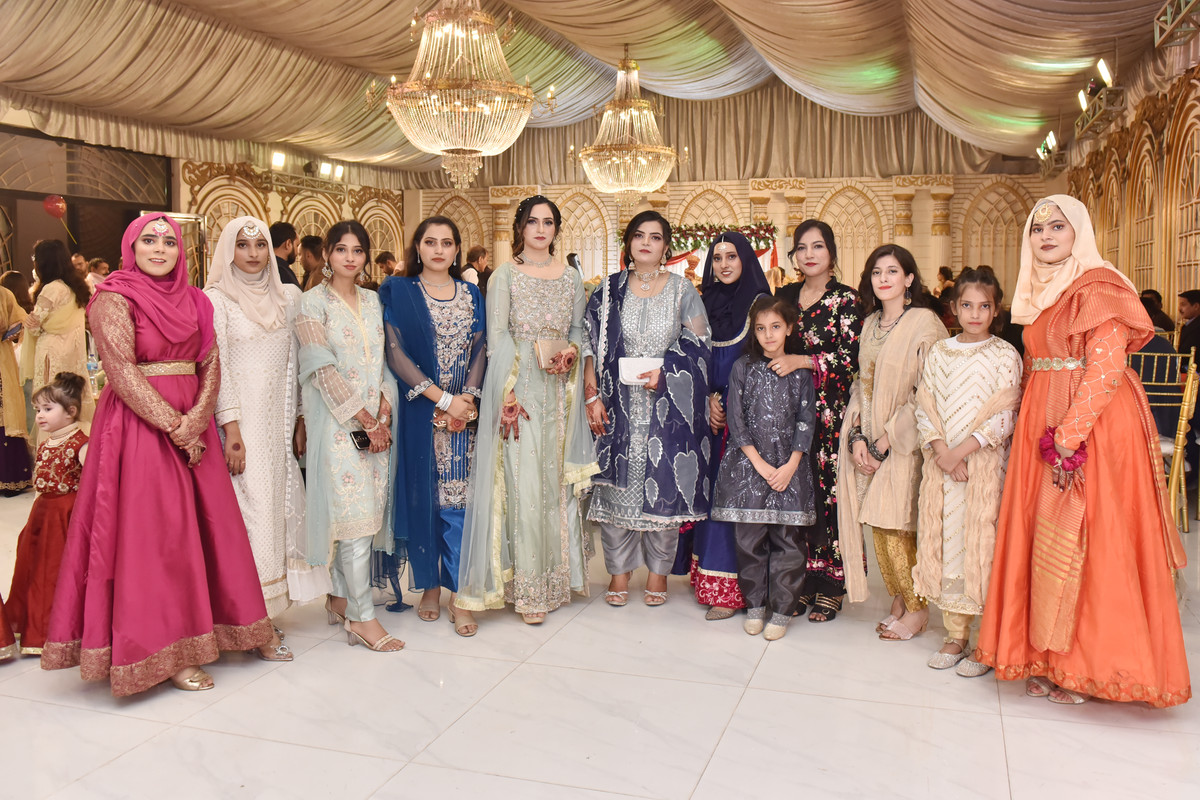 Ir Studio 69 — Postimages