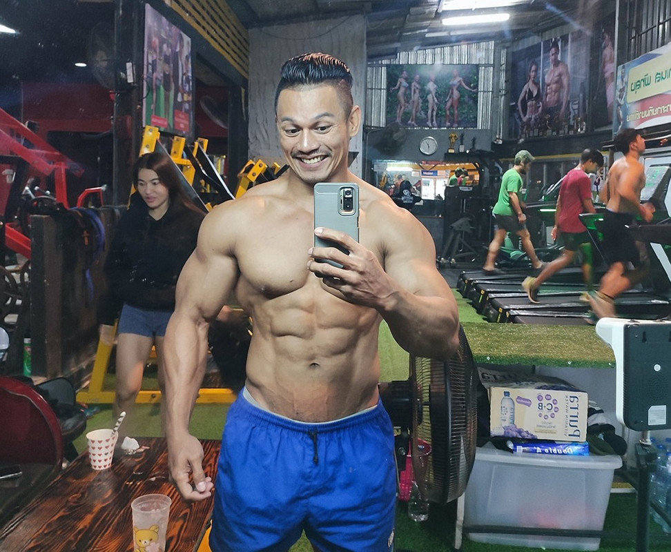 Bao Kaijeaw - VĐV thể hình menly Thái đóng clip sục cặc