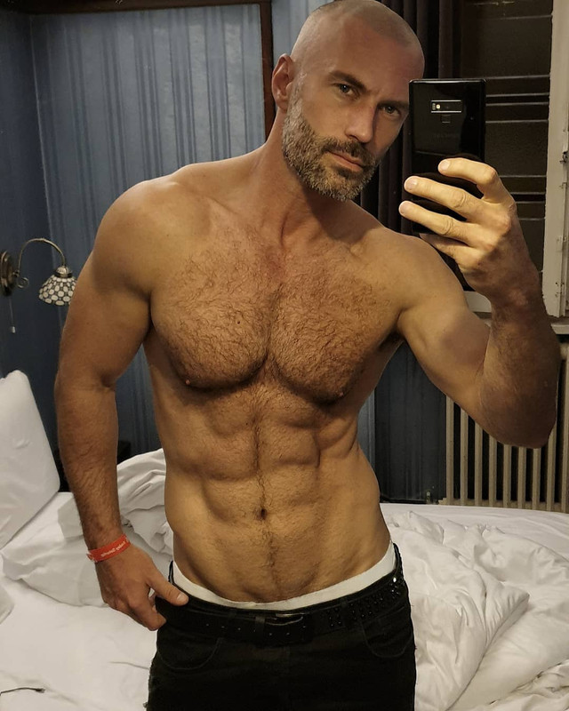 Davor Garic Croatian Tv Personality Lpsg