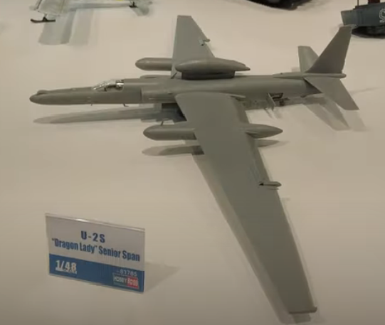 1/48 - Lockheed U-2R & S Dragon Lady by Hobby Boss - U-2R & U-2S ...