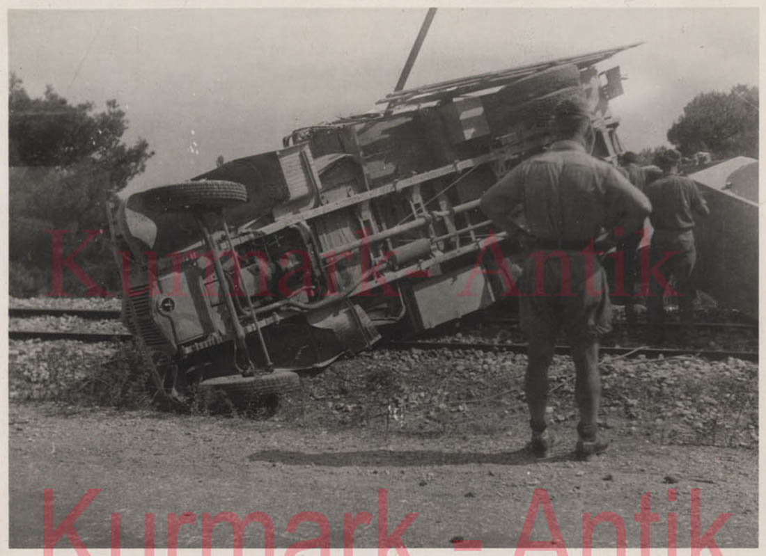 FORDSON ARMOURED CAR - Missing-Lynx