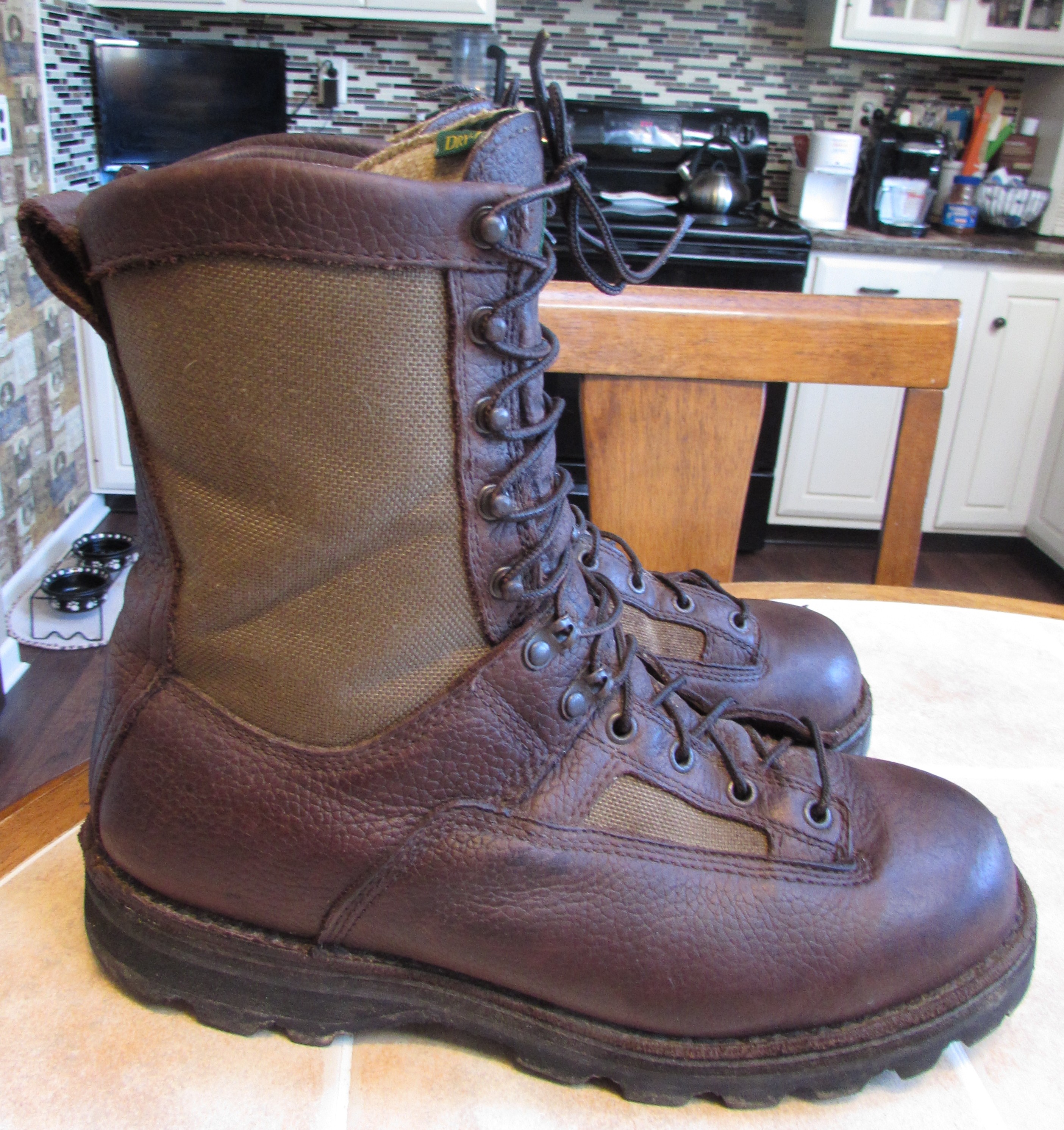 Boots Browning 001 — Postimages