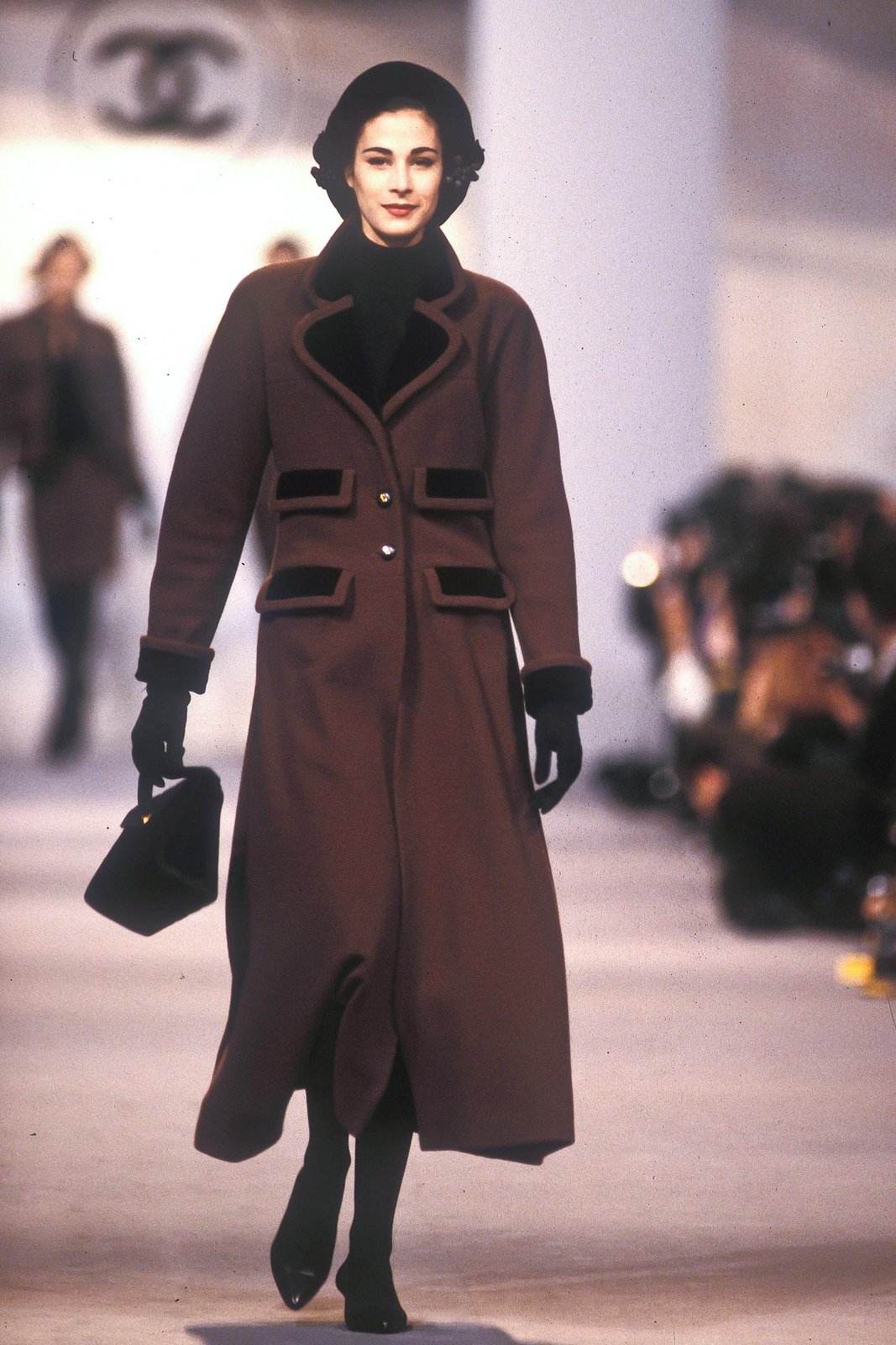 Fashion Classic: CHANEL Fall/Winter 1989 | Lipstick Alley