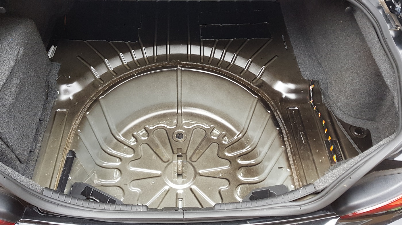 empty wheel well — Postimages