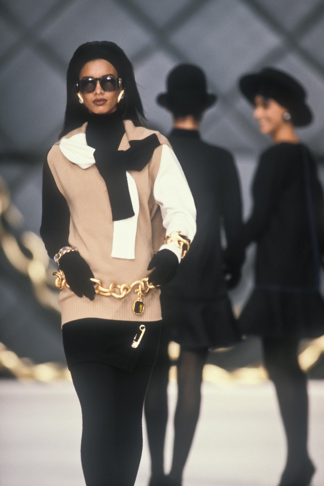 Fashion Classic: CHANEL Fall/Winter 1990 | The Internet's largest ...