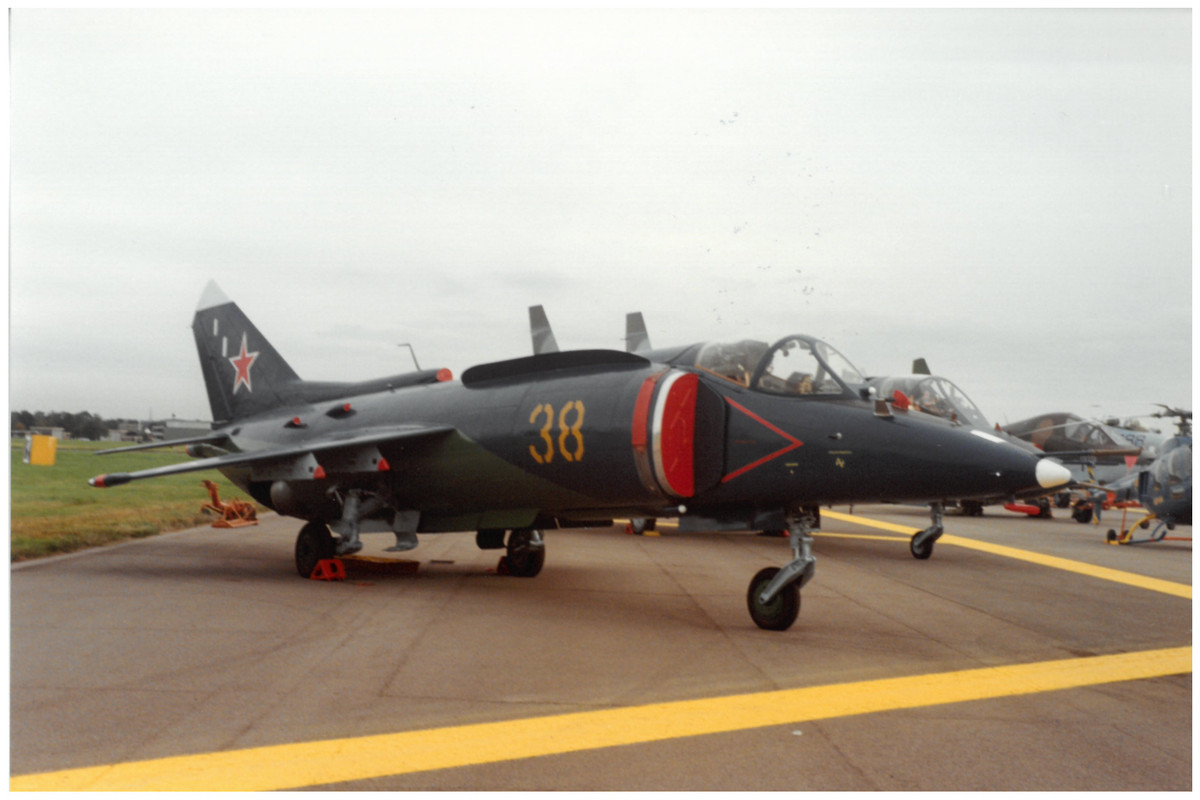 Yak 38 — Postimages