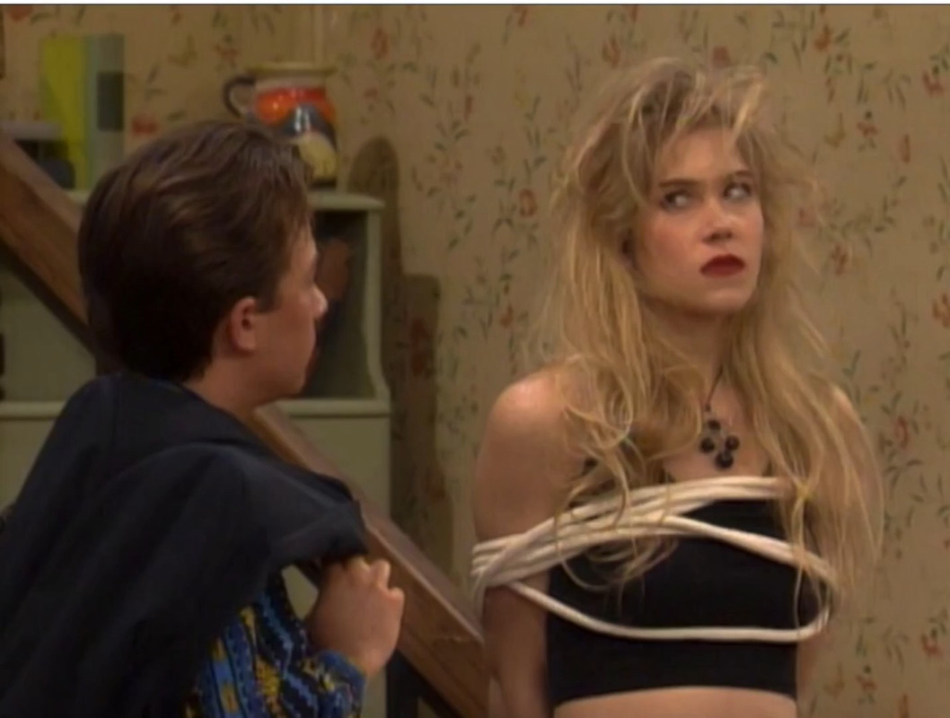 Kelly Bundy Tied Up 4 (1) — Postimages