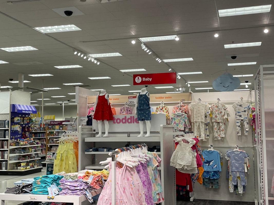 Both Left Arms Gone — Postimages