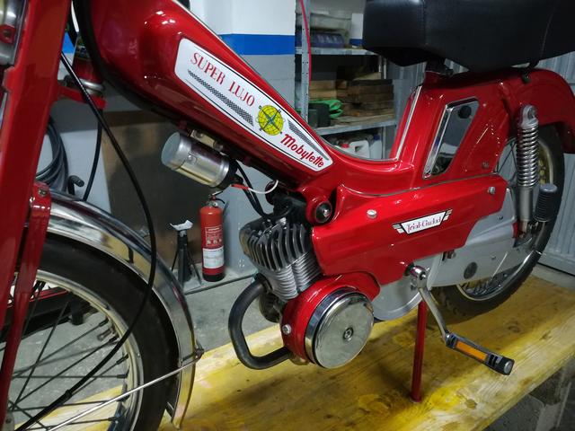 Restauración mobylette trial ciudad