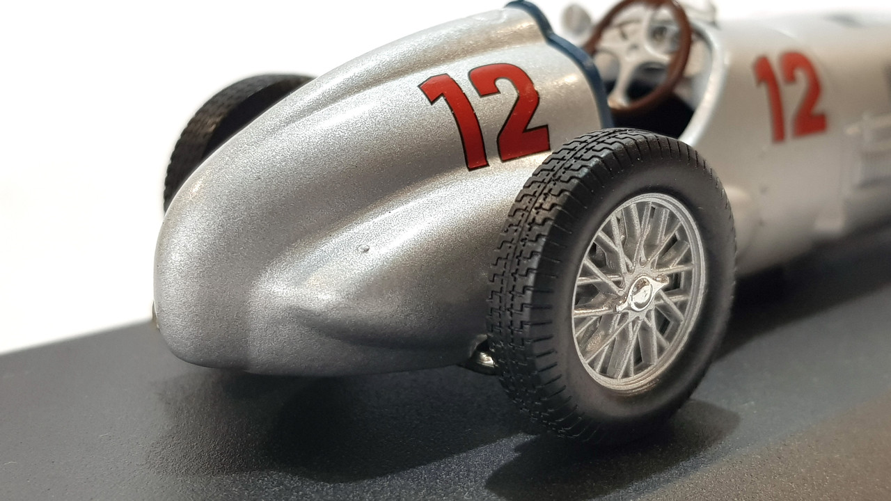 M12512 R825 — Postimages