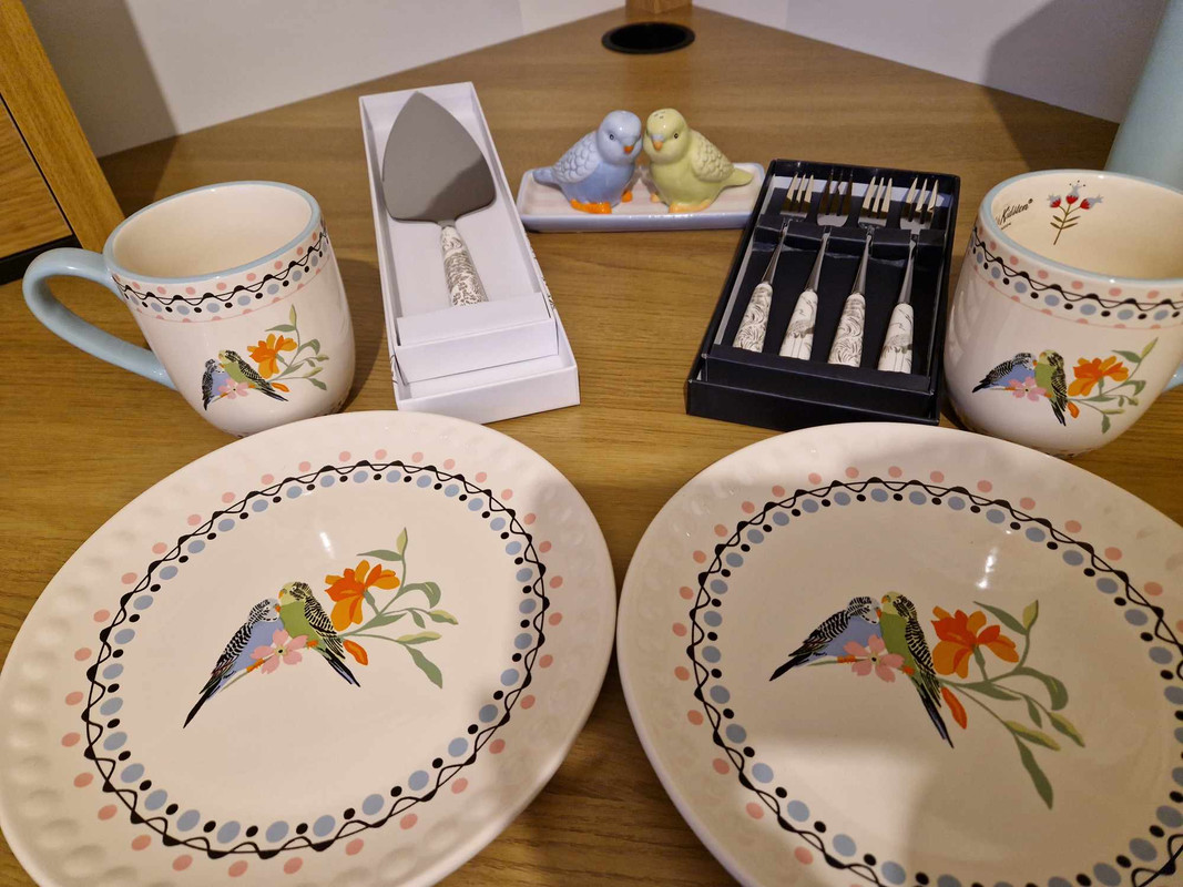 Budgie Stuff — Postimages