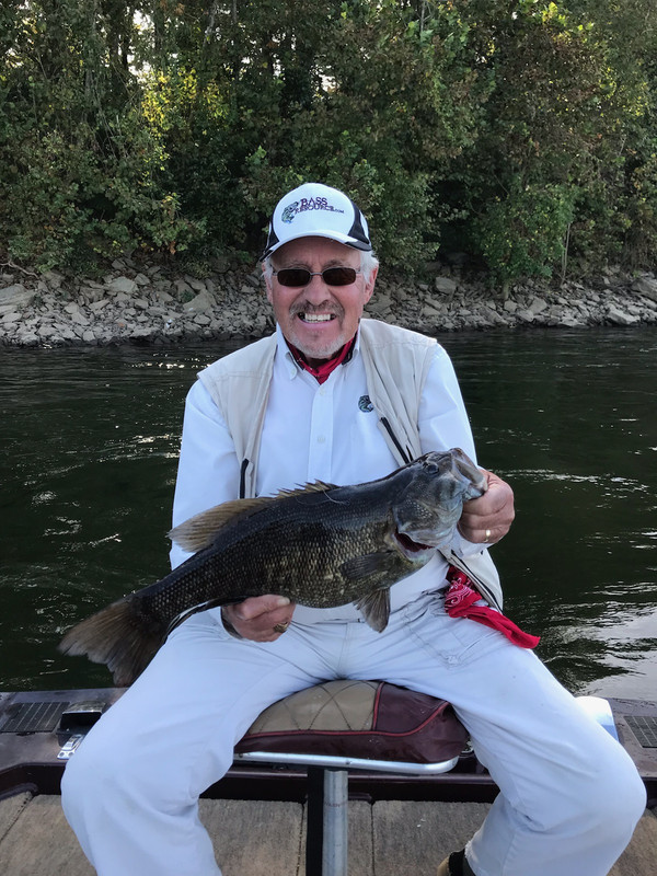 River guys - do you use strictly moving baits in the fall or do you mix ...