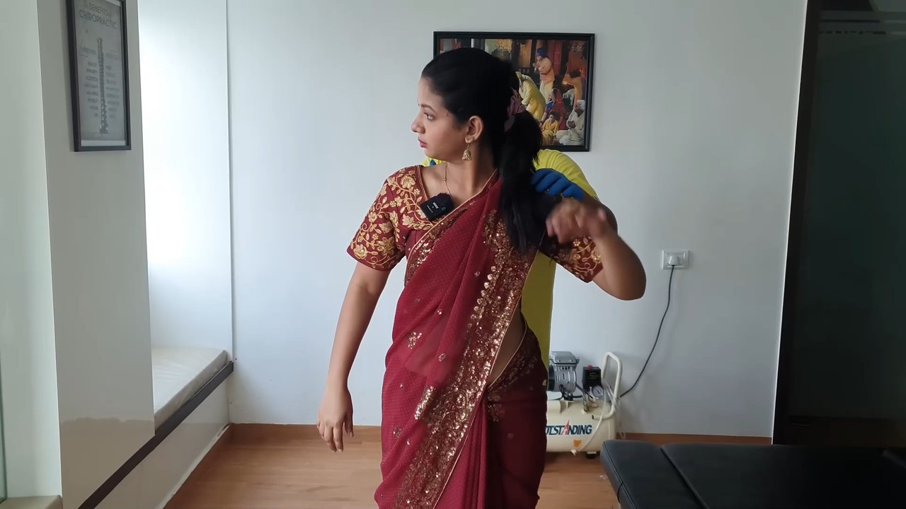Doctor playing with cute lady navel in red saree mp4 snapshot 01 54 839 — Postimages