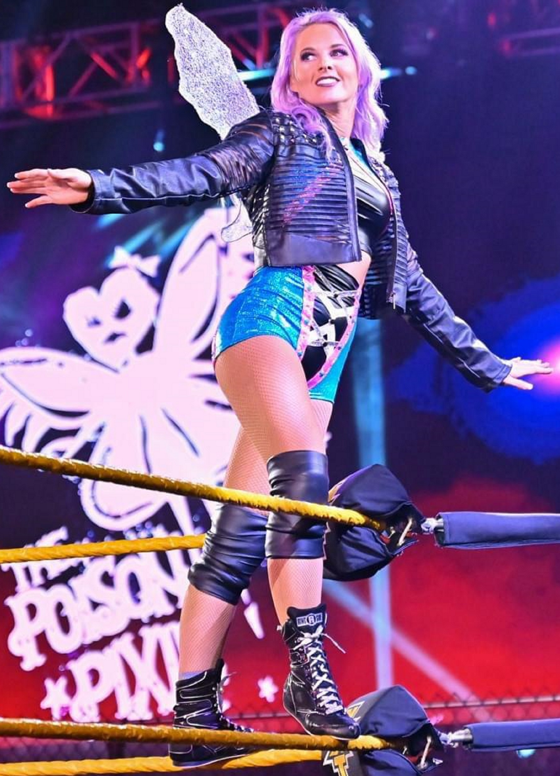 Candice Le Rae Looking Sexy in that Black Mini Jacket — Postimages