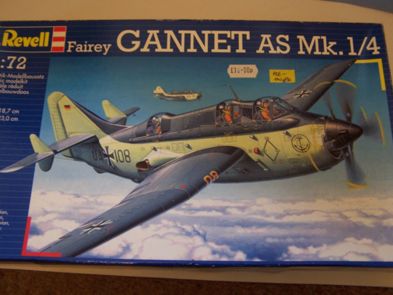 00 Revell Gannet — Postimages