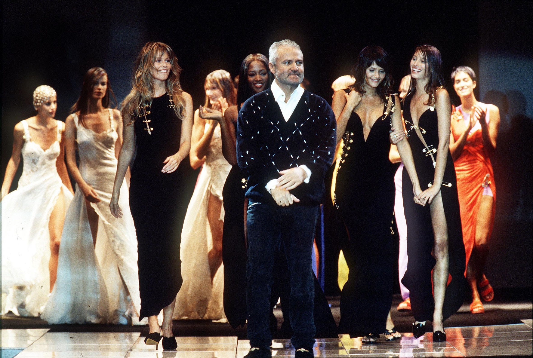 Fashion Classic: Gianni VERSACE Spring/Summer 1994 | Page 3 | Lipstick ...