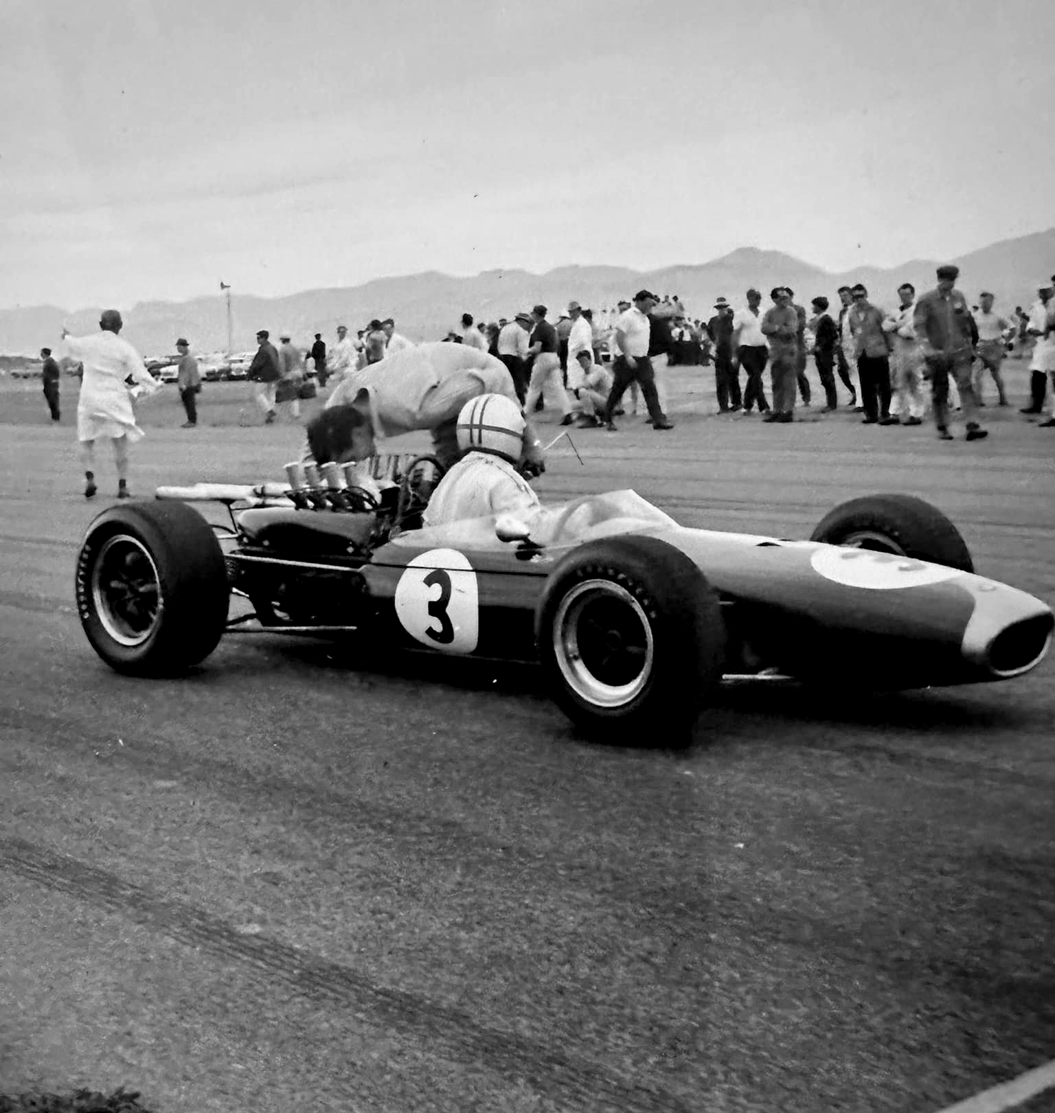 6703 R3 BW 2 — Postimages