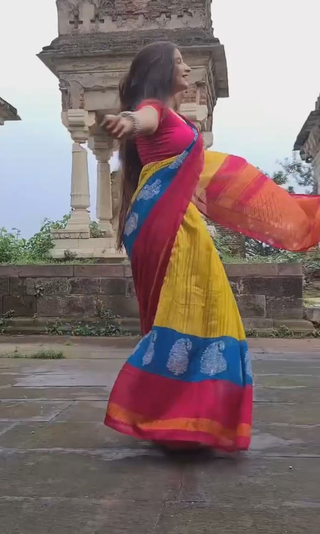 Jolly Bhatia Sexy navel show in red and yellow saree mkv snapshot 00 19 ...