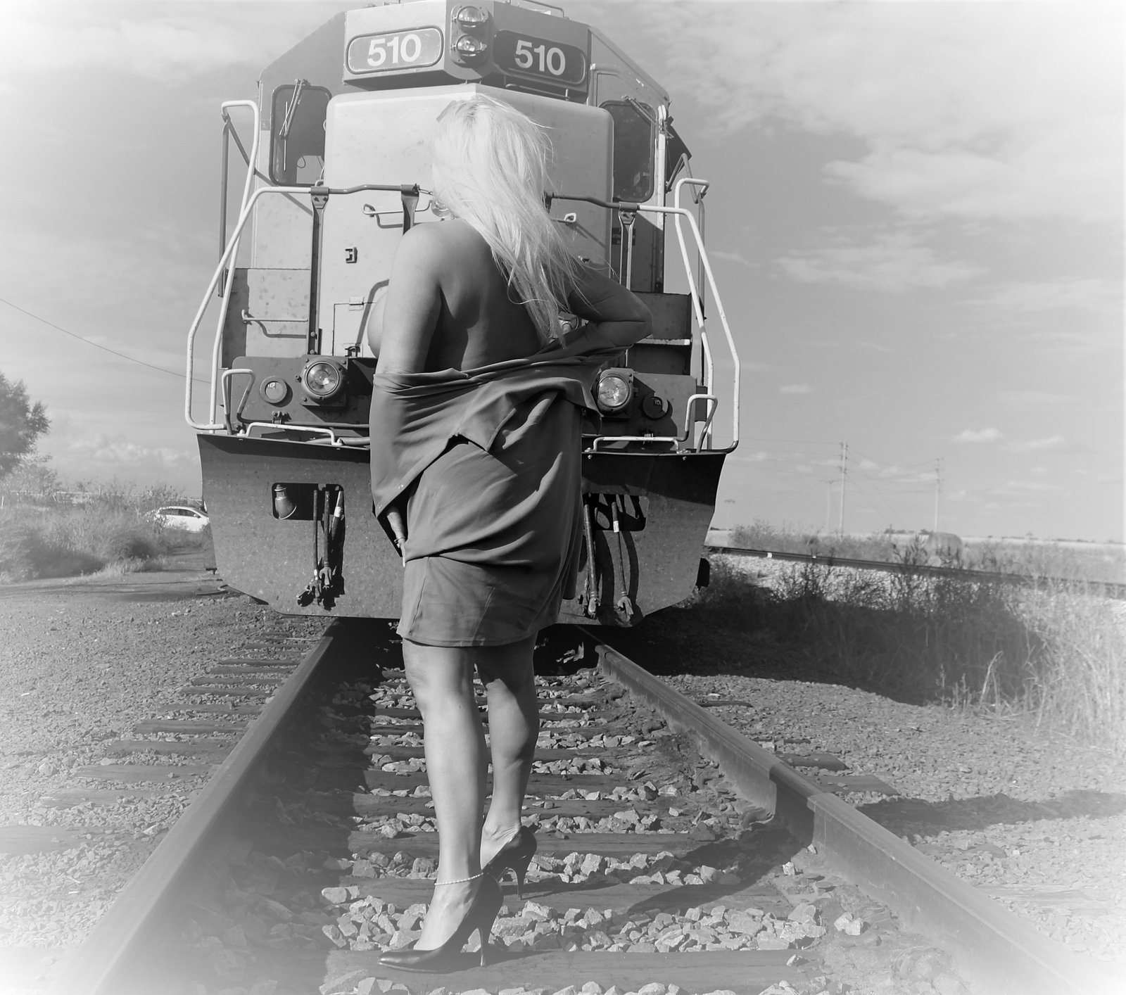 EMG 1736 — Postimages